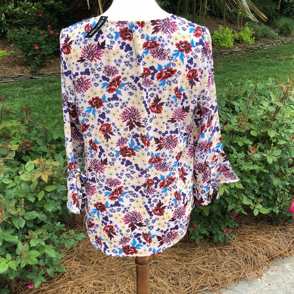 Violet & Claire | Tops | Violet And Claire Floral Top With Belle ...